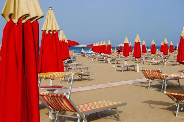 5 najlepszych plaż w Rimini: cechy szczególne i hotele - Paris10.pl ...